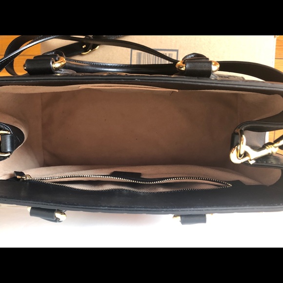 Gucci | Bags | Gucci Signature Large Top Handle Bag | Poshmark